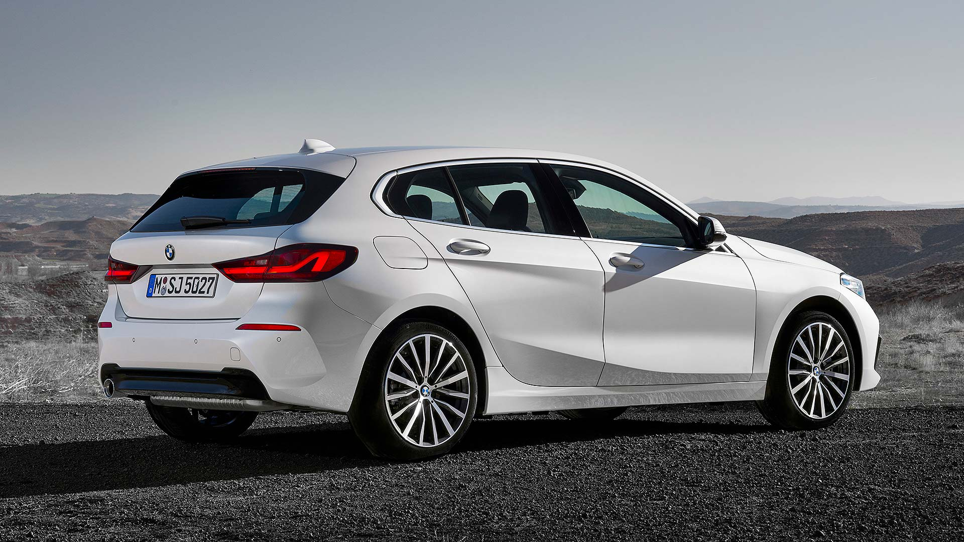 BMW 1 Series CarPlay Retrofit: How to Upgrade Your Car's Infotainment ...